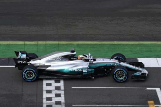 Ride with Lewis Hamilton at 360° in the W08!