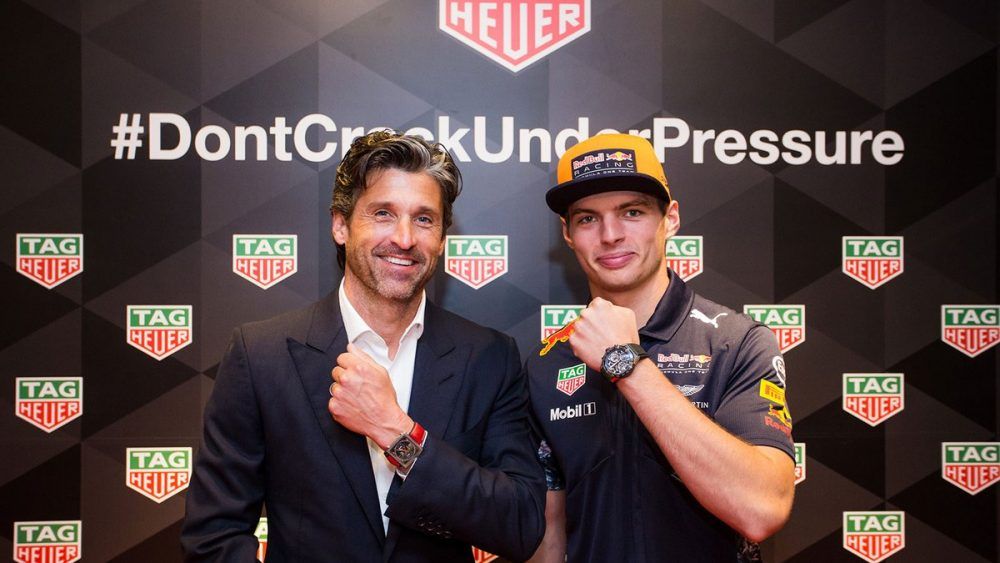 Verstappen and Dempsey synchronize their watches