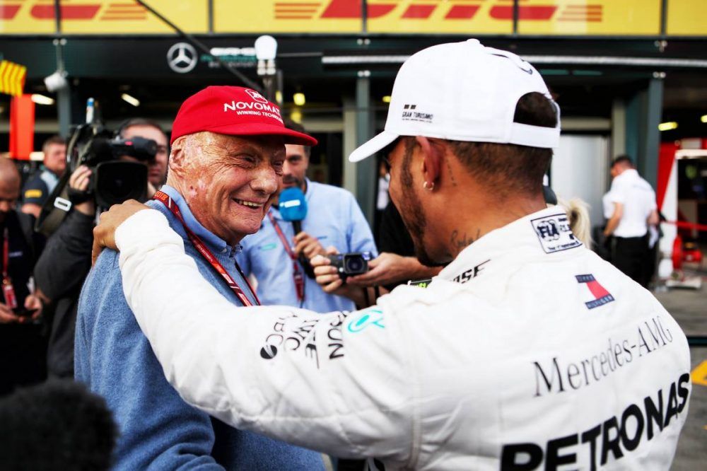 Recovering Niki Lauda finally leaves hospital for rest and rehab