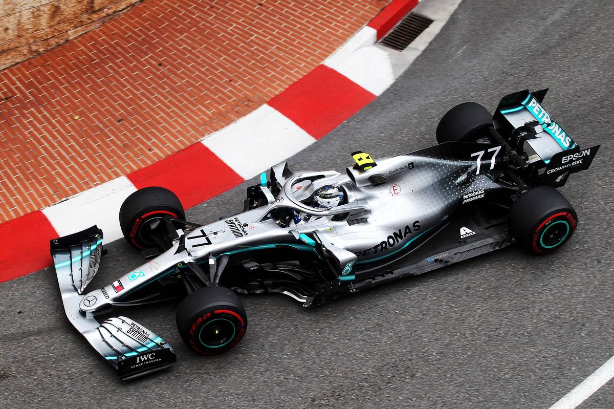 New tighter side pod/engine cover bodywork for the W10 in Montreal : r ...