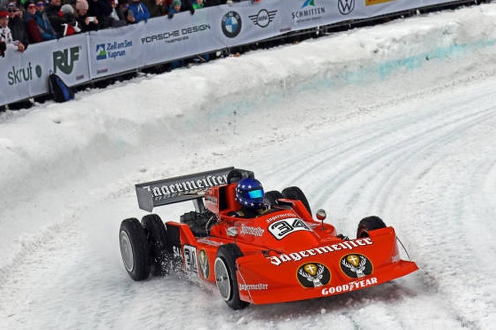 F1i Pic of the Day: Stuck on ice!