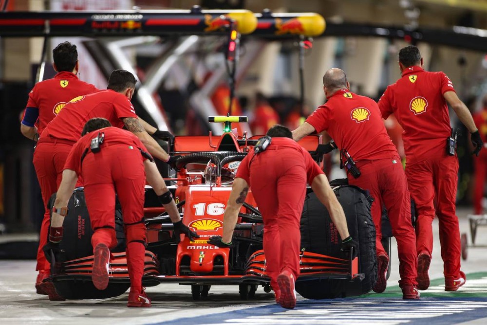 Vettel: 'Disappointed' Ferrari will have to be 'sly as a fox'