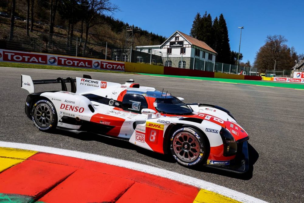 F1i Pic of the Day: Toyota's new Hypercar outpaced by LMP2 rivals!