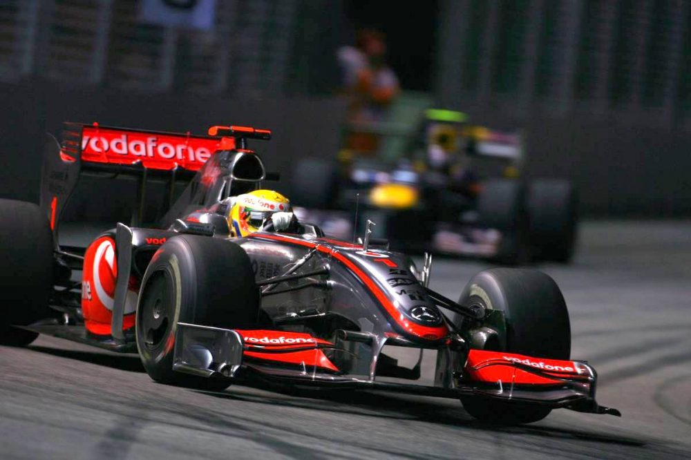 F1i Pic of the Day: Leclerc goes bananas and fans love it!