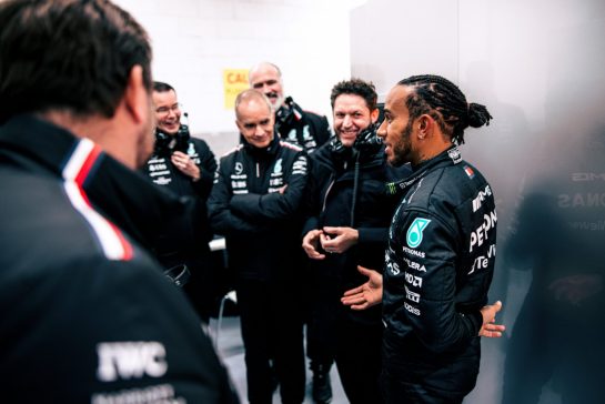 Hamilton and Russell complete Mercedes full W14 shakedown