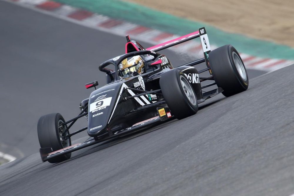 Alpine junior Pulling claims historic win in British F4