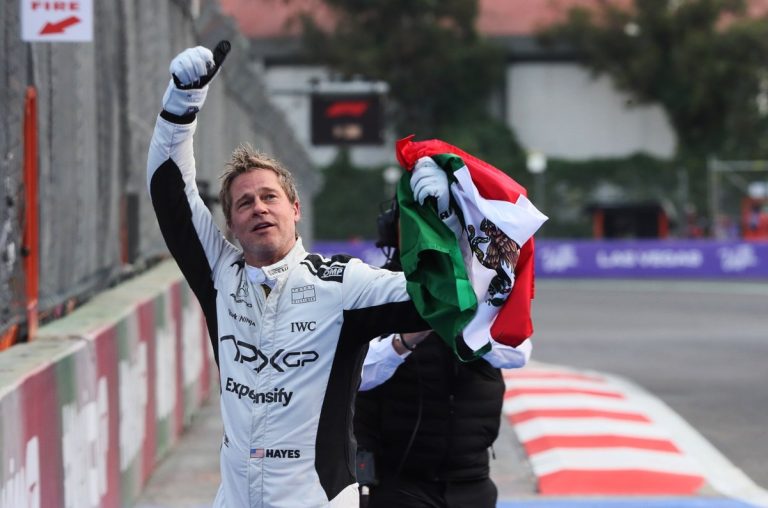 Lawson apologizes for middle finger gesture to Perez