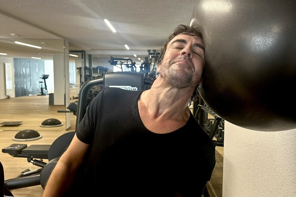 Alonso never skips neck day!