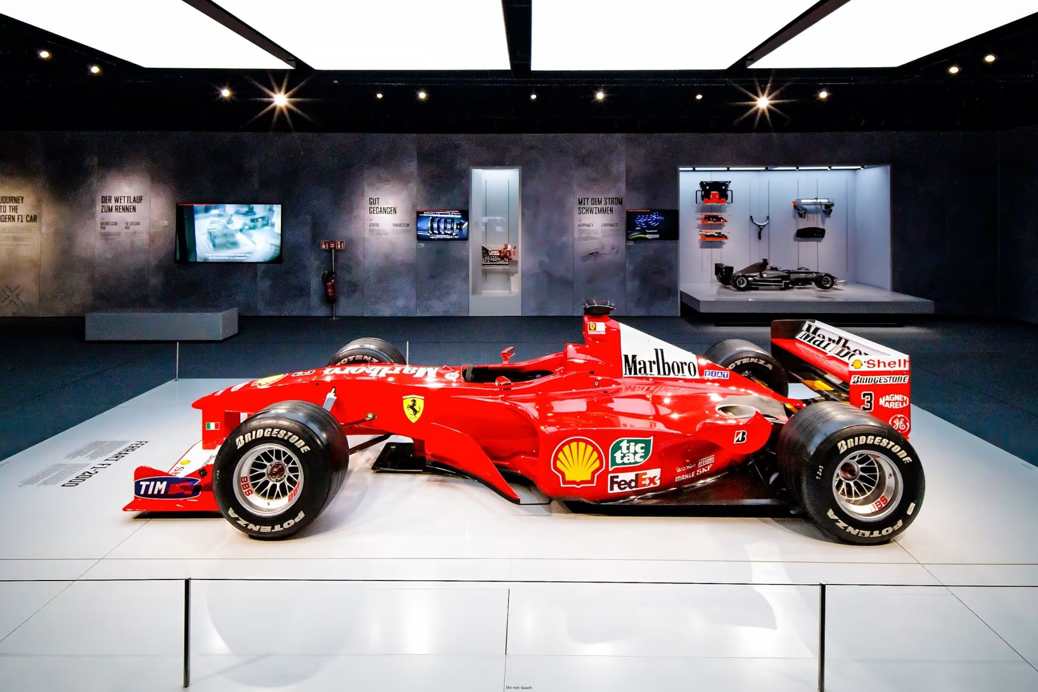 McLaren sets new F1 world record for fastest pit stop