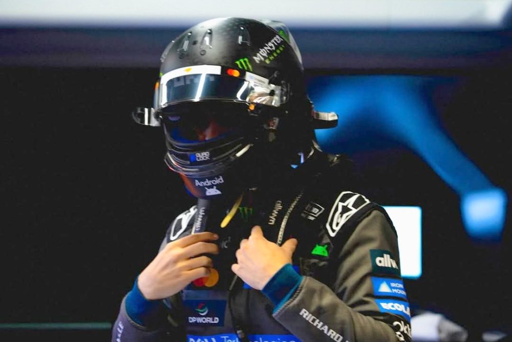 McLaren forced to ‘strip down’ MCL40 to chase fuel fault